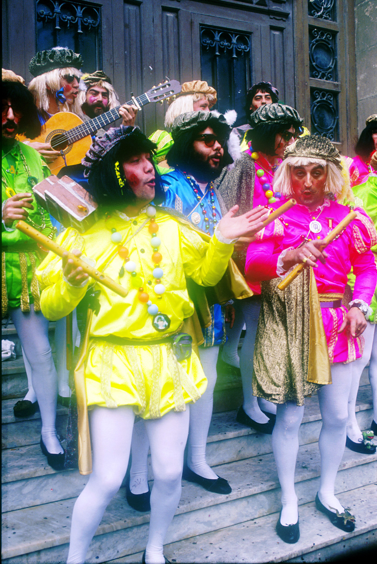 La alegría del carnaval llena las calles de Cádiz | Inout Viajes