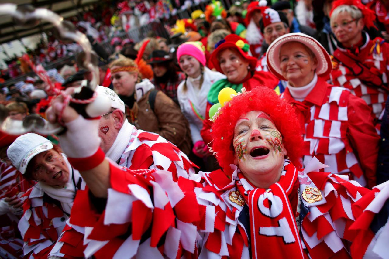 La alegría del carnaval llena las calles de Cádiz | Inout Viajes