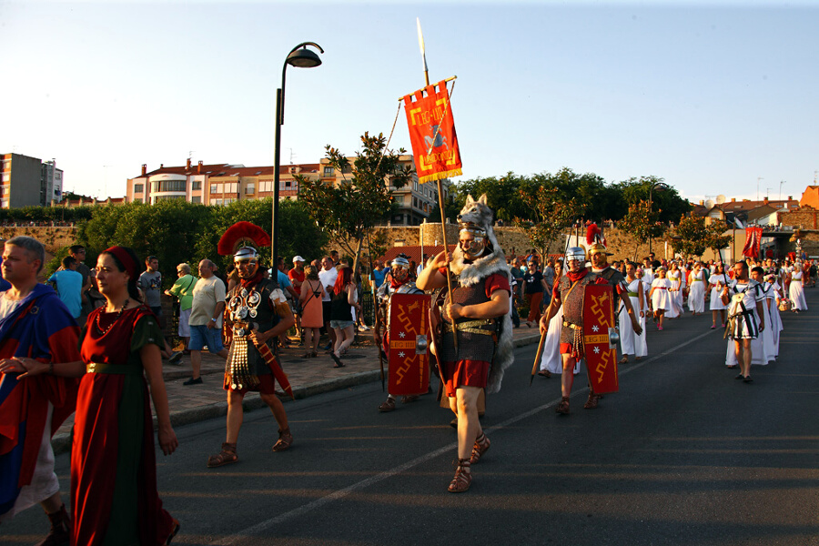 Astorga celebra la ‘Fiesta de Astures y Romanos’ | Inout Viajes